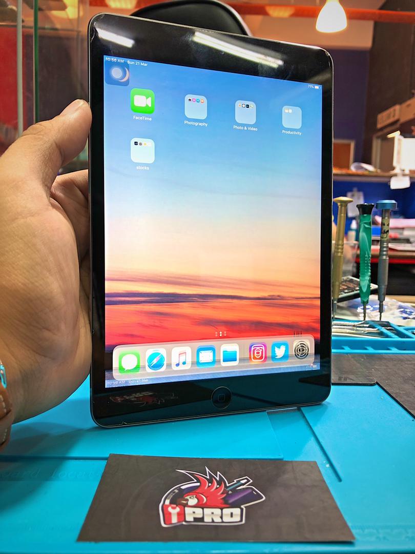 iPad Mini 2 screen Glitching Repair In Ampang KL - iPRO Ampang KL